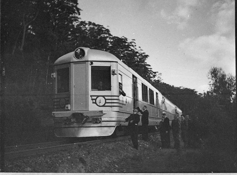 The Silver City Comet - Railway Videos and Australian Railway History